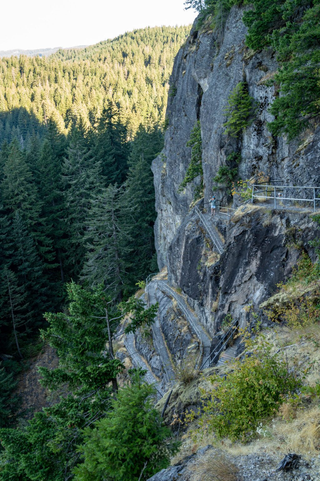 Hiking the Beacon Rock Trail: Everything You Need to Know